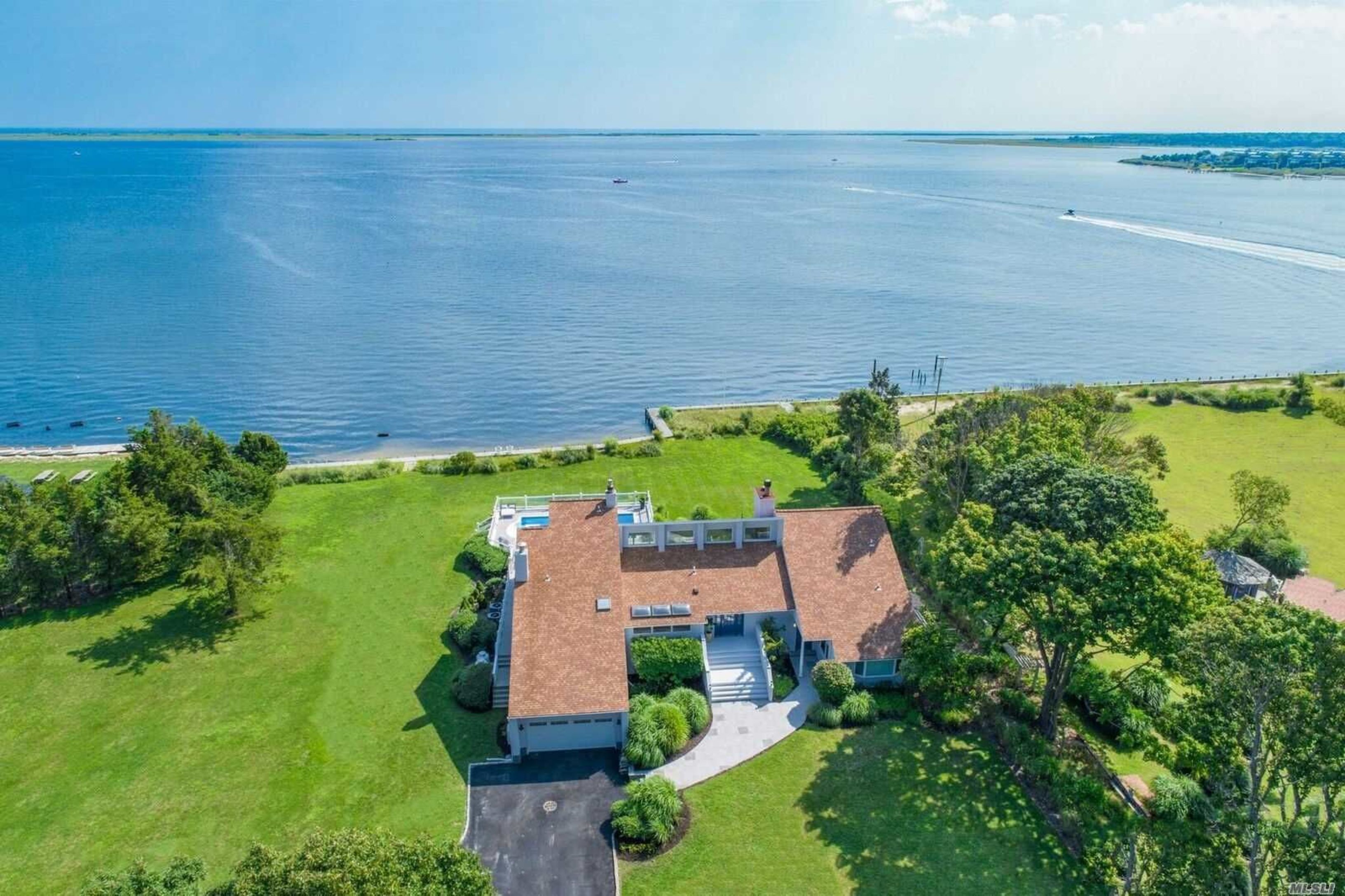 11 Convent Ln in Center Moriches | Out East