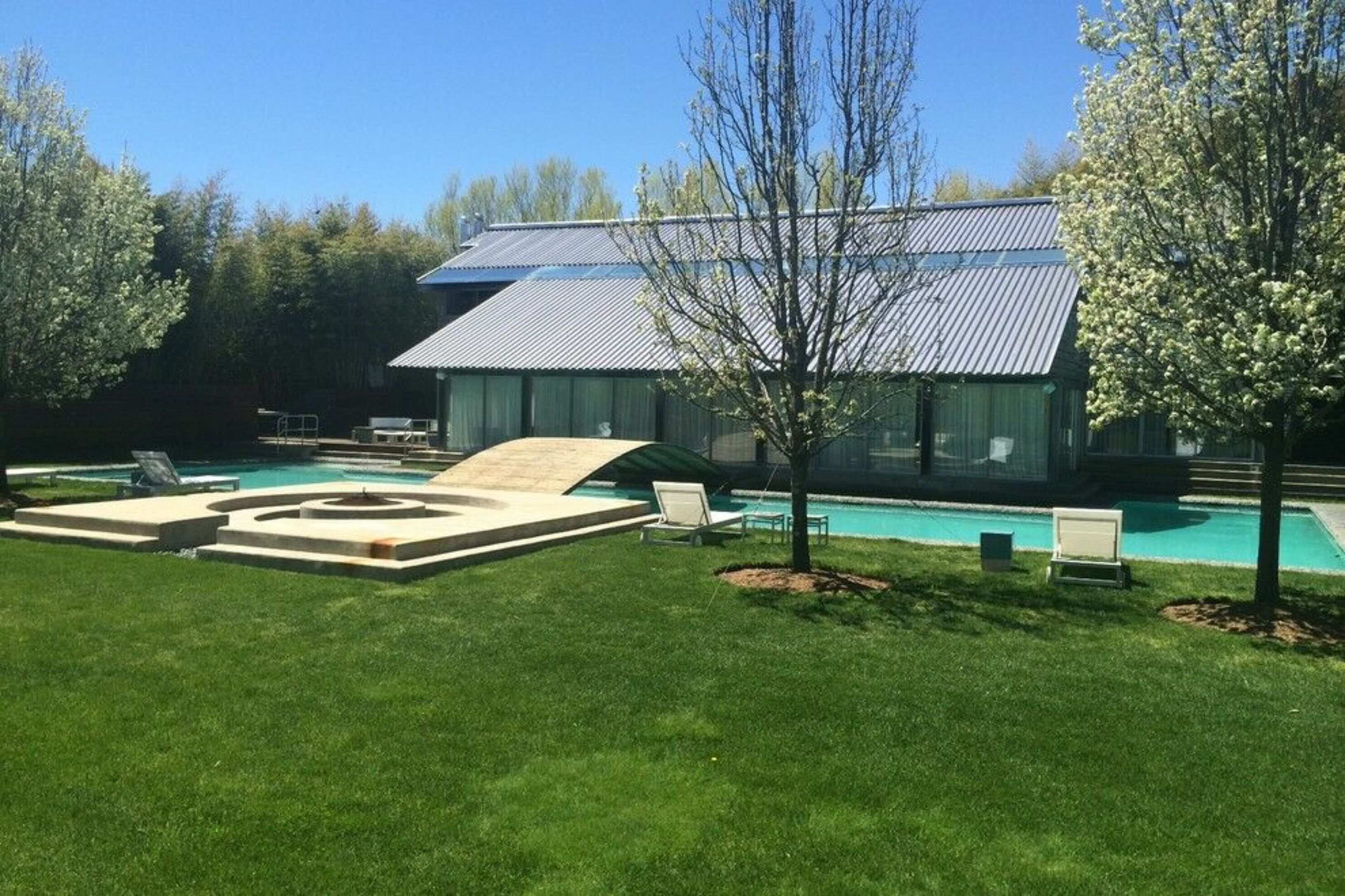 70 Fairfield Pond Ln in Sagaponack | Out East